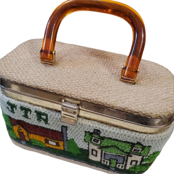 JR Florida USA | Bags | Vintage Box Purse Rare Tapestry Wbakelite Jr ...